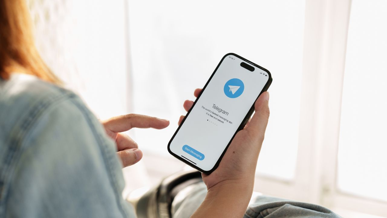 Telegram Business Model: How Messaging App Make Money?